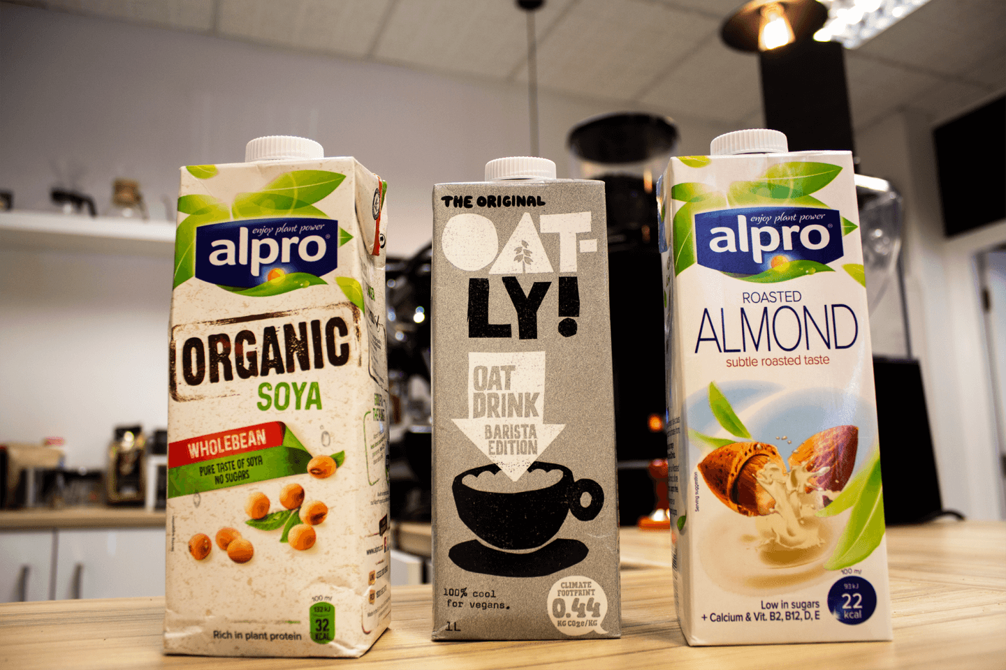 How to foam alternative milks: Almond, Soy, Oat Options - Balmforth and ...